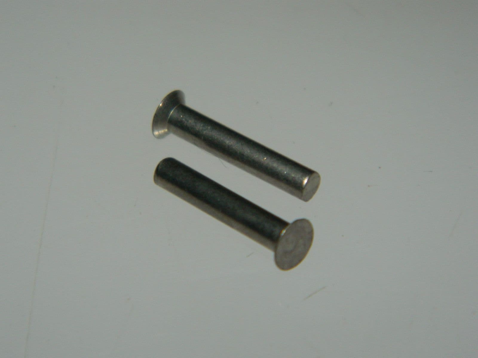 100 x Rivets Solid CSK Diameter 3/32" Length 17/32" Part NSA5414-N24-13 W17